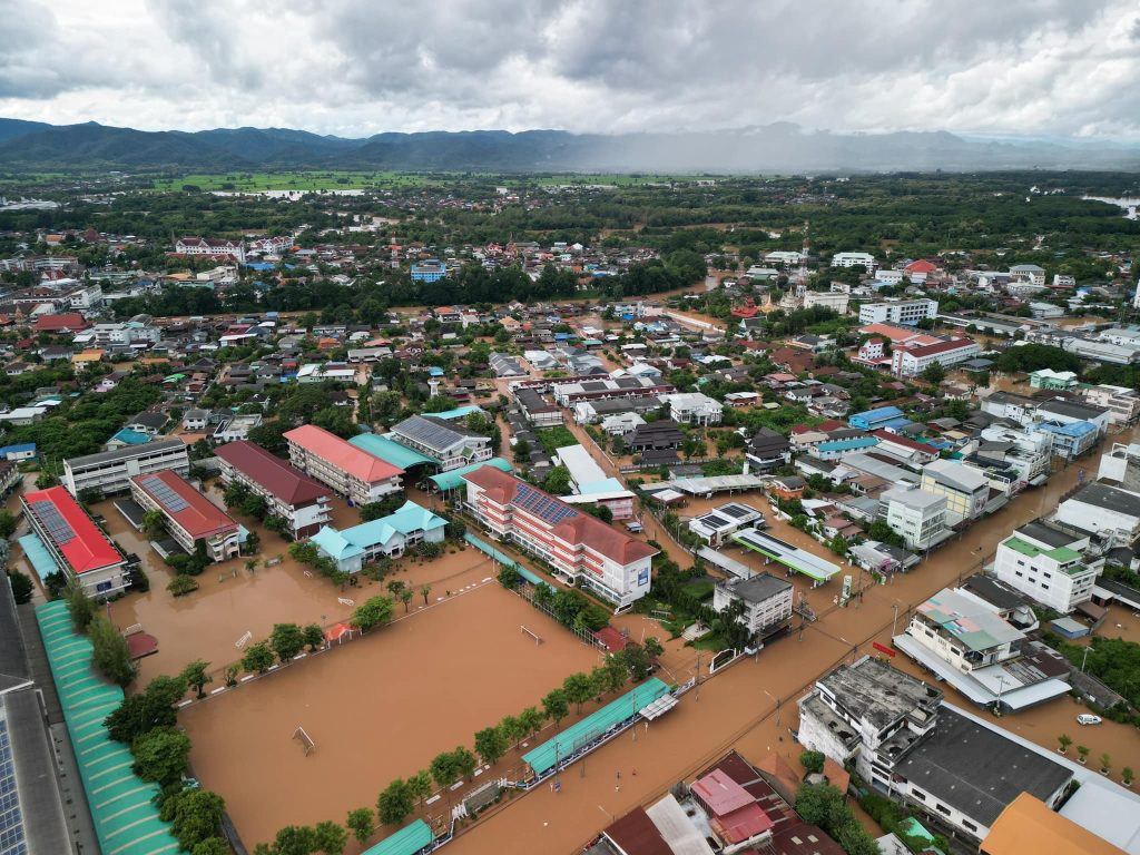 ถึงเวลาประชาชนดูแลกันเอง รวมความช่วยเหลือน้ำท่วมภาคเหนือ - Lanner