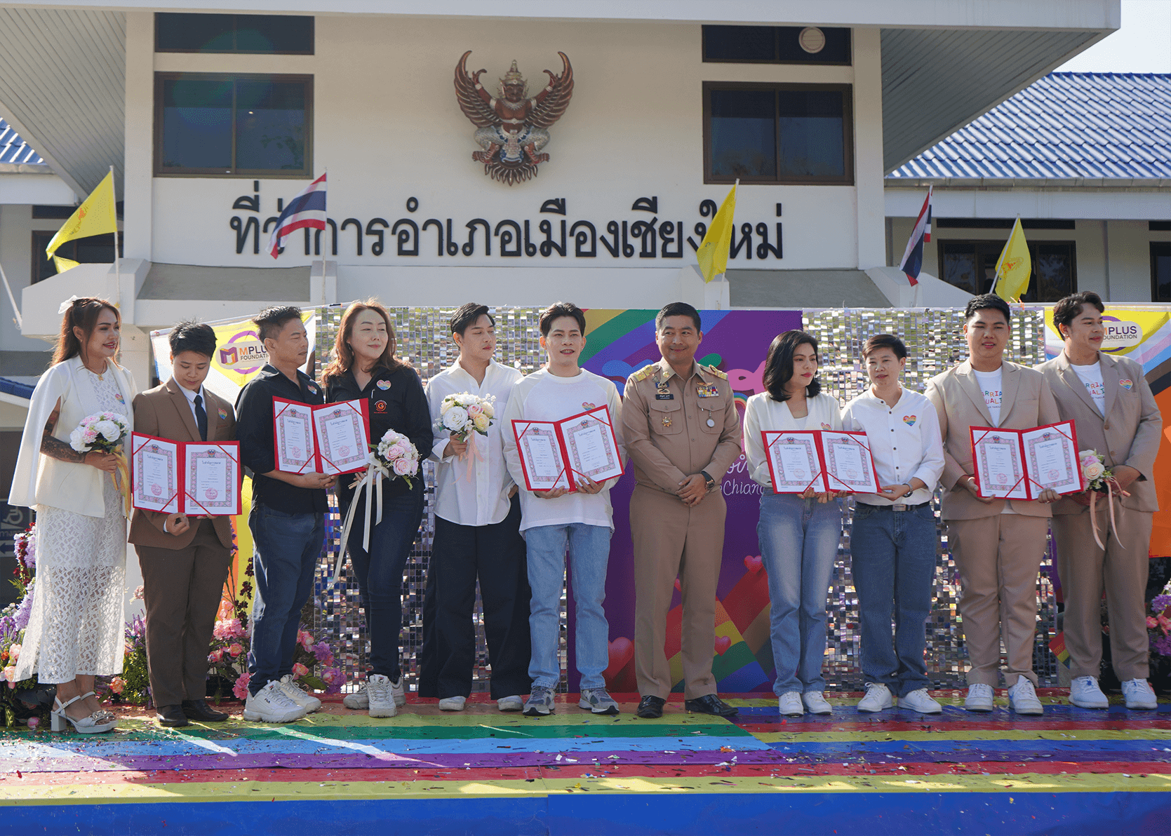 เชียงใหม่ชื่นมื่น 6 คู่รัก จดทะเบียน หลัง ‘สมรสเท่าเทียม’ มีผลบังคับใช้ - Lanner