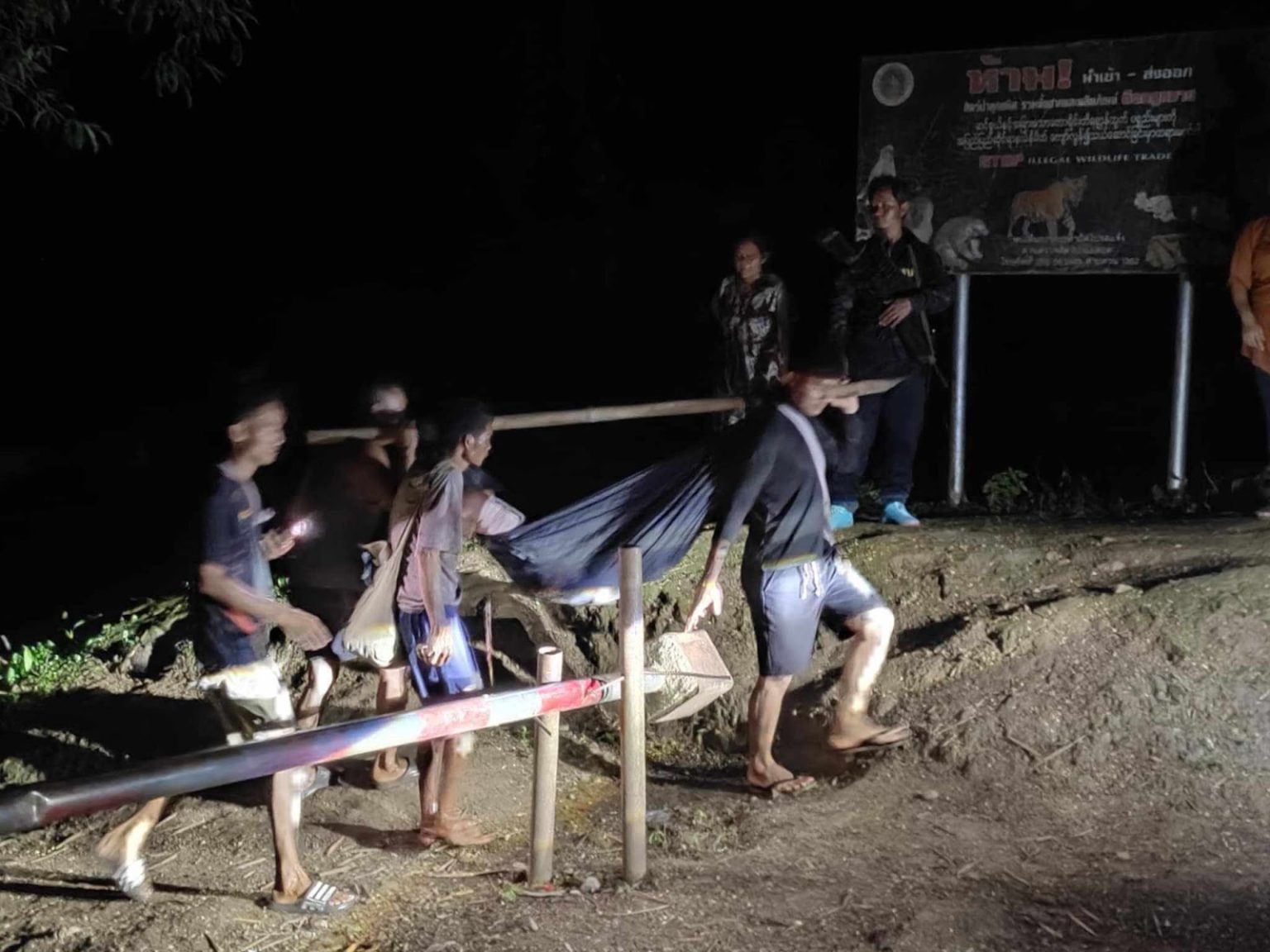 เครื่องบินรบเมียนมาทิ้งระเบิดสองระลอก ห่างไทยใกล้สุด 1.5 กม. เด็กบาดเจ็บ 4 คน ไทยไร้ปฏิกิริยา ...