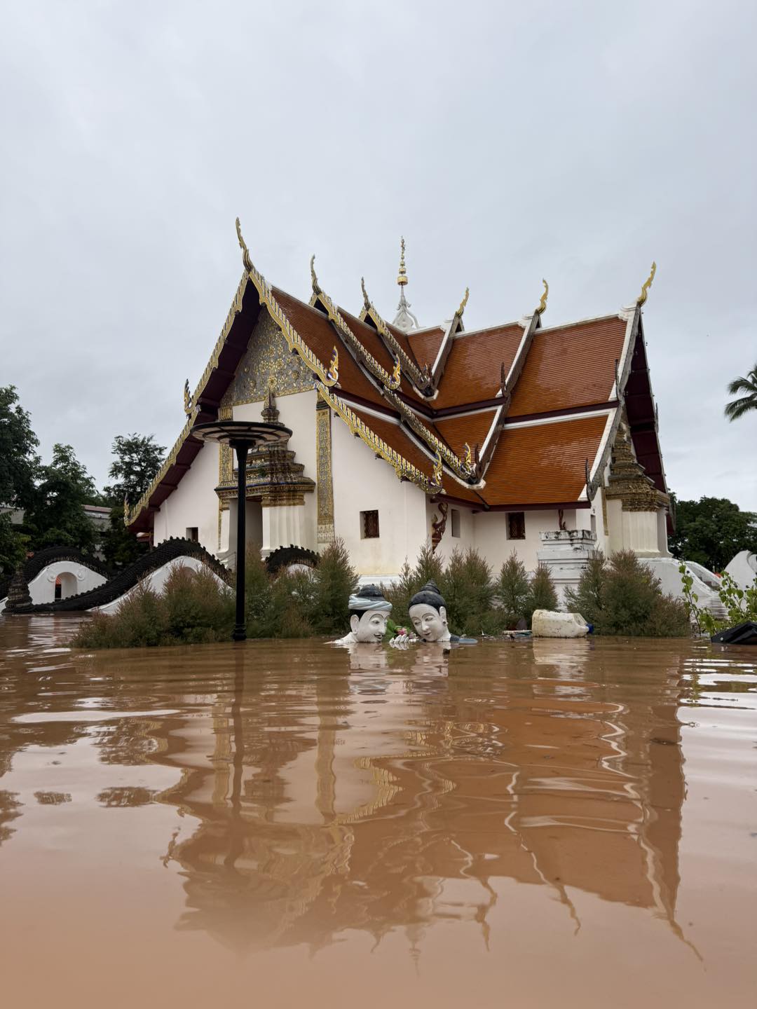 ประมวลน้ำท่วมน่าน 23 - 24 ก.ค. 68 หนักกว่าปี 67 ถนนหลายสายถูกตัด รพ.น่านหยุดให้บริการชั่วคราว ...